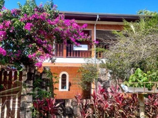 Ubatuba Ressaca Linda casa sobrado com 4 dormitorios sendo 02 suites