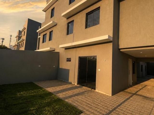 Uberaba Sobrado em condominio com 3 quartos sendo 1 suite piso 2 vagas
