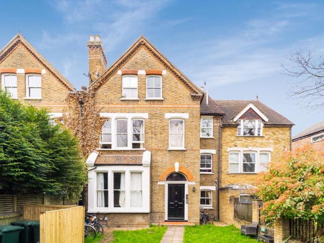 Udney Park Road, Middlesex TW11 Studio to rent £1,075 pcm £248 pw