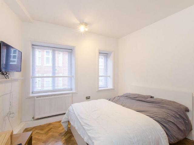 Udall Street, Westminster, London, SW1P Studio to rent £1,425 pcm £329 pw