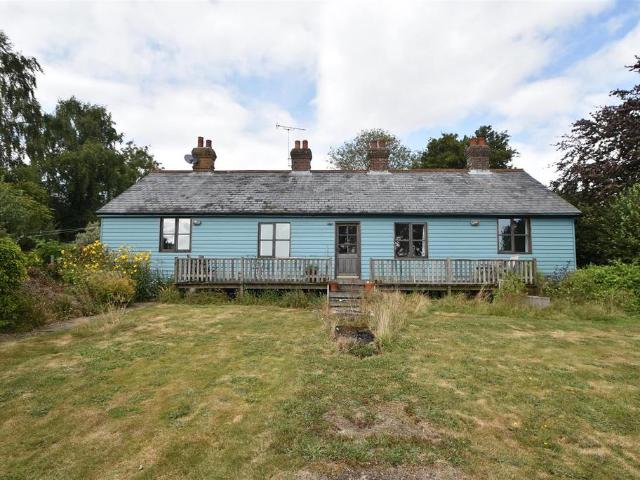 Udimore Road, Broad Oak 4 bed detached house to rent £1,950 pcm £450 pw