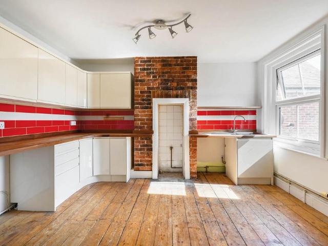 Udimore Road, Rye 2 bed flat to rent £1,150 pcm £265 pw