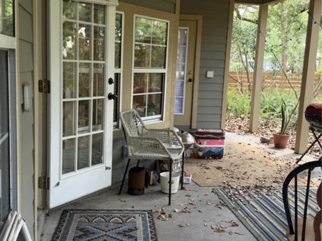 UF PRIVATE ROOM w/ Private bathroom May rent free