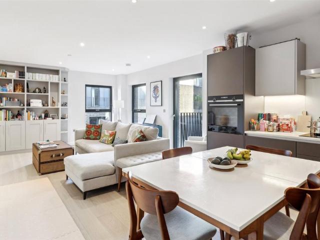 Ufford Street, London, SE1 2 bed apartment to rent £3,900 pcm £900 pw