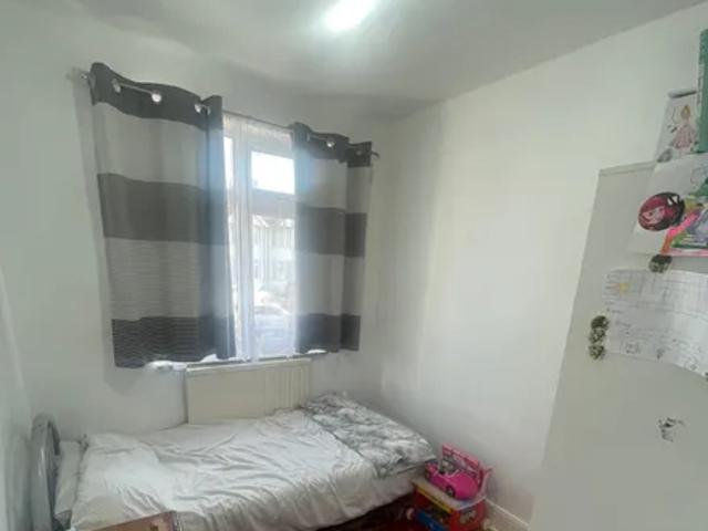 UK Health Security Agency, 61 Colindale Avenue, London, NW9 5EQ, United Kingdom | 3 bed duplex for rent #154581717 | Rentberry