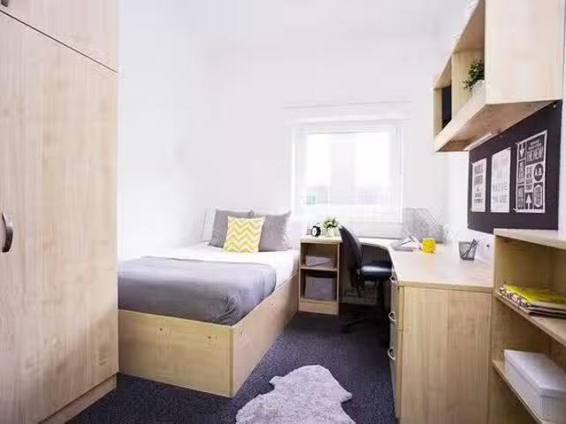 Uit Mary Sturge Birmingham Ensuite Premium Range 2