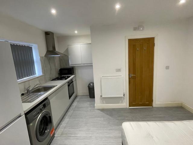 UoB /QE All Inclusive STUDIO for 26/27yr