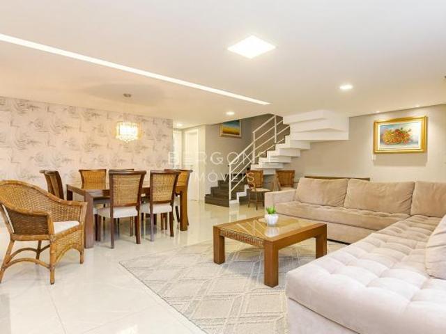 Um Achado! Casa com quintal no Bairro Água Verde –