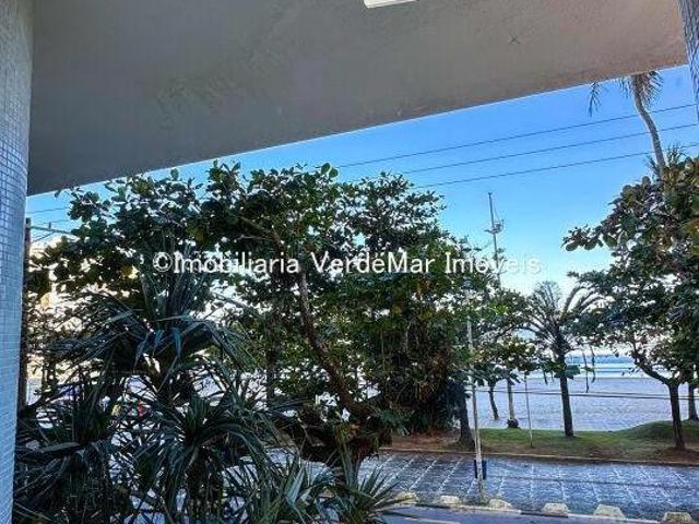 Um apartamento A VENDA que é pura elegância, localizado na melhor faixa da Praia de Pitangueiras