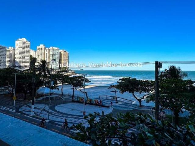 Um apartamento A VENDA que é pura elegância, localizado na melhor faixa da Praia de Pitangueiras