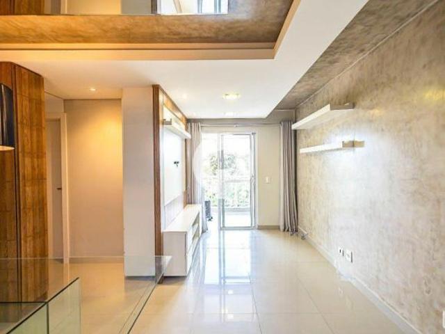 UM APARTAMENTO QUE TEM ALMA, CONFORTO E MUITO BOM GOSTO