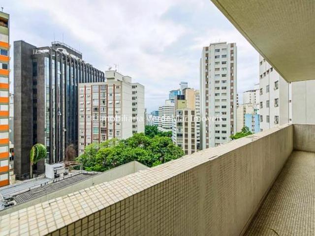 Um clássico a venda em São Paulo, apartamento com 455 metros quadrados na Bela Vista