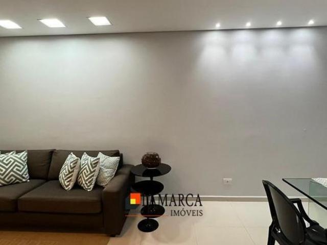 Um dormitorio a venda no Guaruja