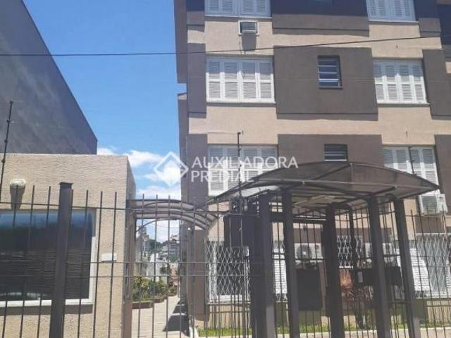 um dormitorio amplo reformado frente parque marinha