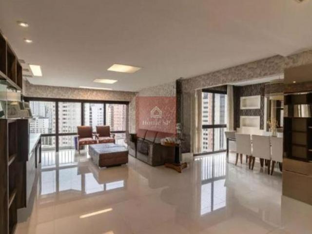 Um dos mais cobiçados condomínios de Moema, 177 metros com 3 suítes, amplo living e vararanda