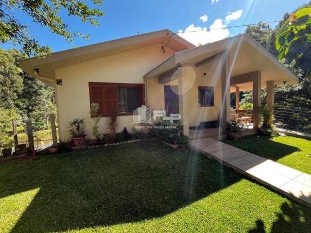 UM ENCANTO DE CHÁCARA NO INTERIOR DE ALTO FELIZ