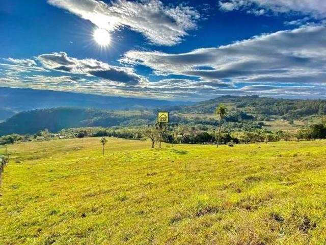 Um espetacular por do sol com uma das paisagens mais bonitas da reg