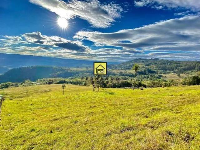 Um espetacular por do sol com uma das paisagens mais bonitas da região