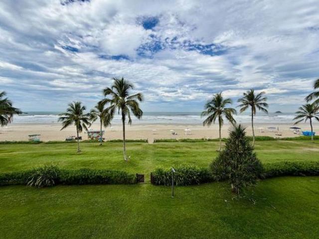 UM ÍCONE DE SOFISTICAÇÃO NA RIVIERA DE SÃO LOURENÇO