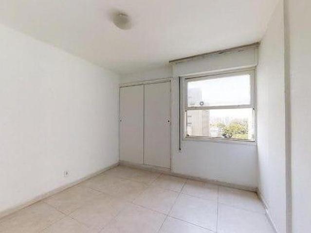 Um ótimo apartamento para venda, próximo do Parque da Aclimação, com 2 dormitórios, 2 bamheirosc gar