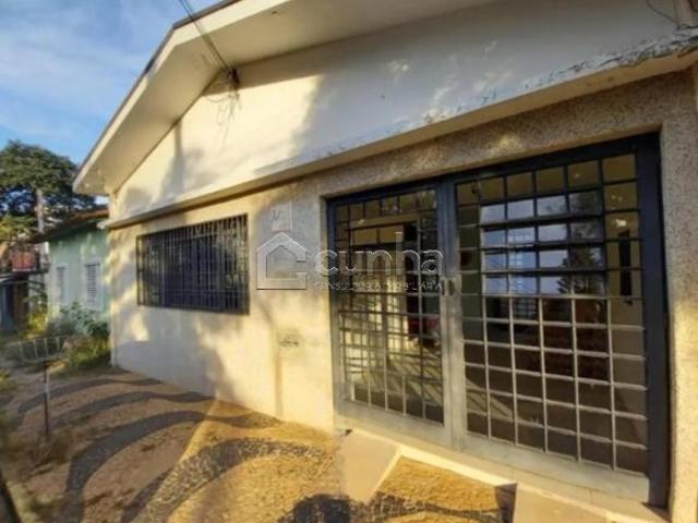 Um ótimo investimento para quem busca uma casa com terreno em potencial!
