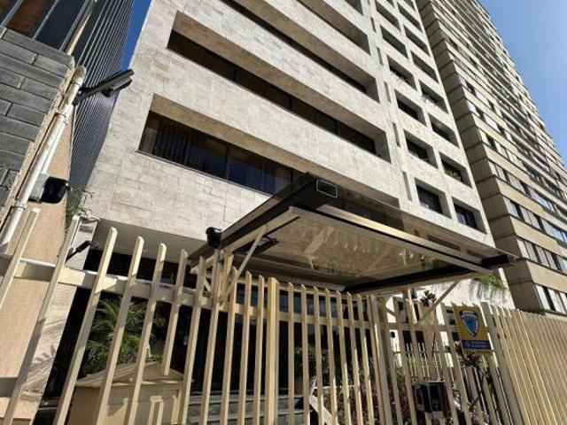 Um por andar, 187m² úteis, 03 vgs, 10 andar