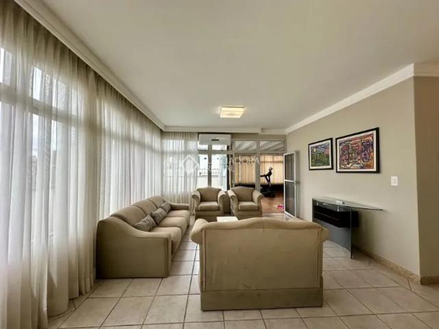 Um por andar com 190 m² privativos, 4 quartos, no Centro de Florianópolis