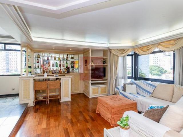 Um Refúgio na Saúde: Seu Novo Apartamento de 200m²