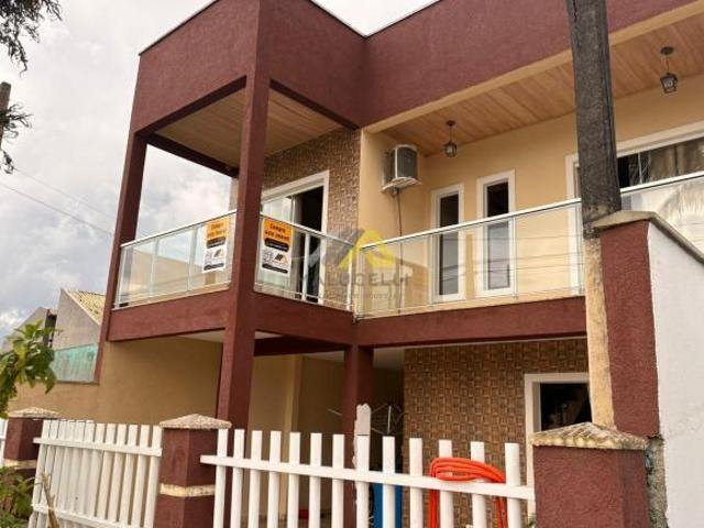 Um sobrado acolhedor no bairro Piçarras