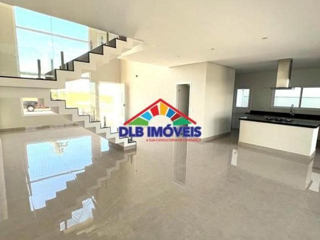 UM SOBRADO ESPAÇOSO, MODERNO E COM ÓTIMO CUSTO X BENEFÍCIO! E COM UM LINDA VISTA DO POR DO SOL.