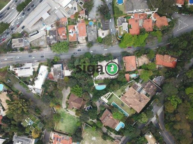 UMA CASA ICÔNICA NA CIDADE JARDIM | 976 m² | ARQUITETURA ATEMPORAL EM MEIO AO VERDE