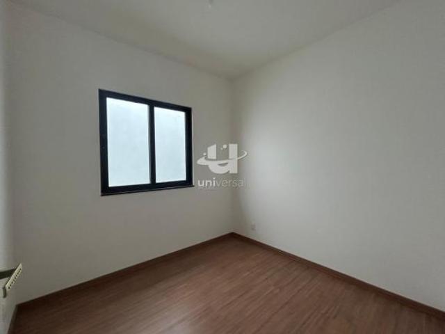 Uma casa moderna, linear no Guaruá, com preço de um apê de 2 quartos!