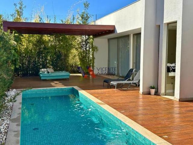 Uma casa no Condômino Montserrat feita para quem valoriza o viver bem