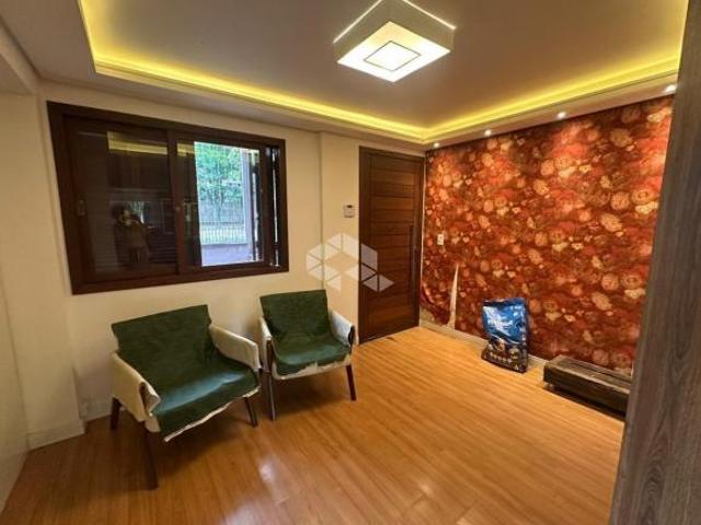 Uma casa que abraça, impressiona e surpreende em cada detalhe!
