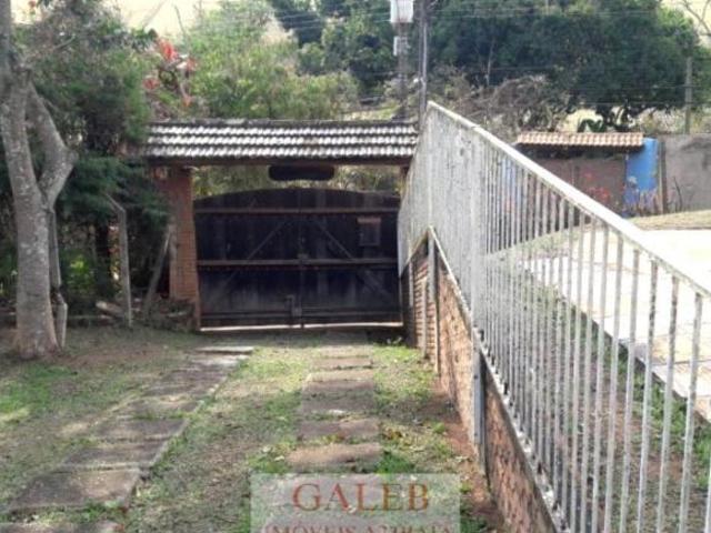 Uma bela chácara com 3 dormitórios e piscina