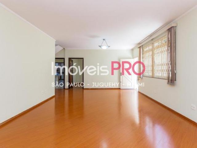 Uma belíssima casa em moema com 720m2 terreno