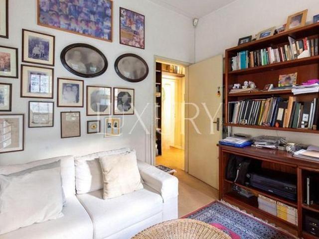 Uma das ruas mais procuradas no Alto de Pinheiros, casa térrea com bom terreno e muito potencial par