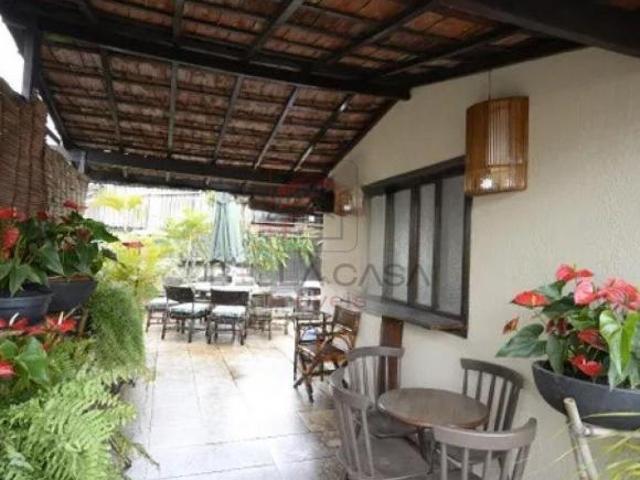 Uma excelente casa no charmoso bairro Jardim da Gloria, em São Paulo