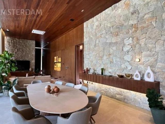 Uma obra de arte à venda no M15 na Riviera, 6 suítes, 645 m² de puro estilo, sofisticação e exclusiv