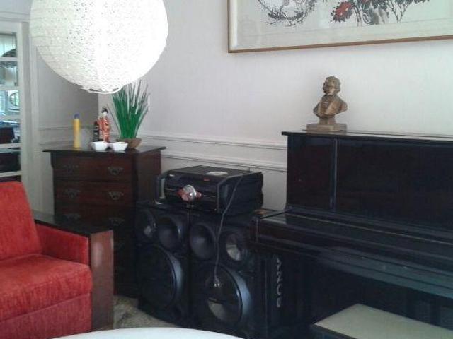 UMA LINDA CASA NUM TERRENO DE 4.200M² NO QUINTA DAS FLORES