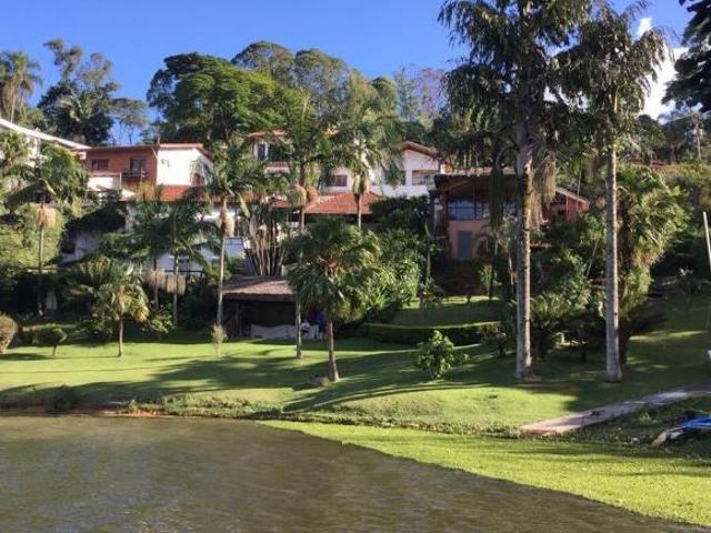 Uma propriedade única na Represa de Guarapiranga