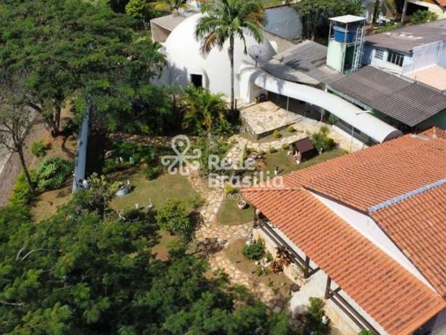 UMA RARIDADE NO MERCADO! LOTE COM 2 CASAS ÚNICAS, 1.244 MT QUADRADOS