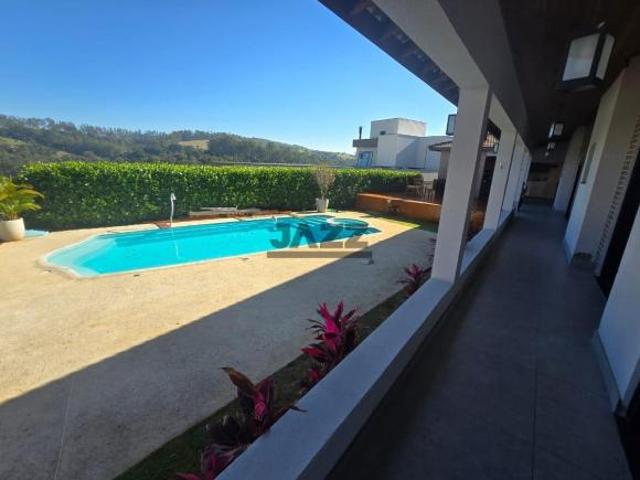 Uma Residência Exclusiva no Coração de Bragança Paulista com 308,00m², 4 suítes com piscina