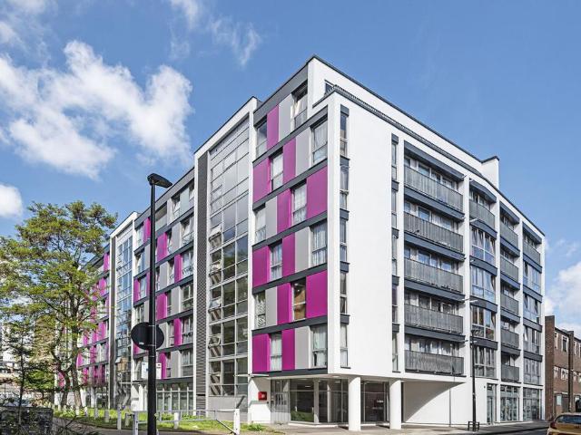 Umberston Street, Aldgate, London, E1 2 bed flat to rent £3,000 pcm £692 pw