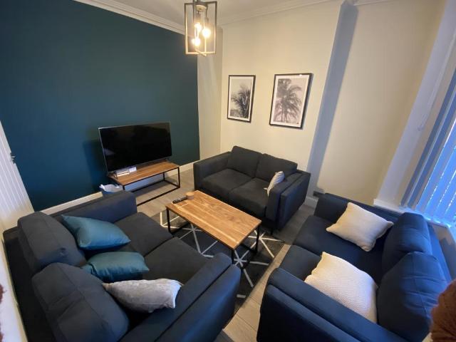 Umberslade Road Copy, Selly Oak B29 9 bed house to rent £3,441 pcm £794 pw
