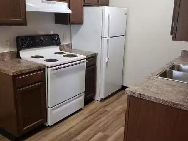 Umberto Towns 114C 114 Umberto Ave Apt C