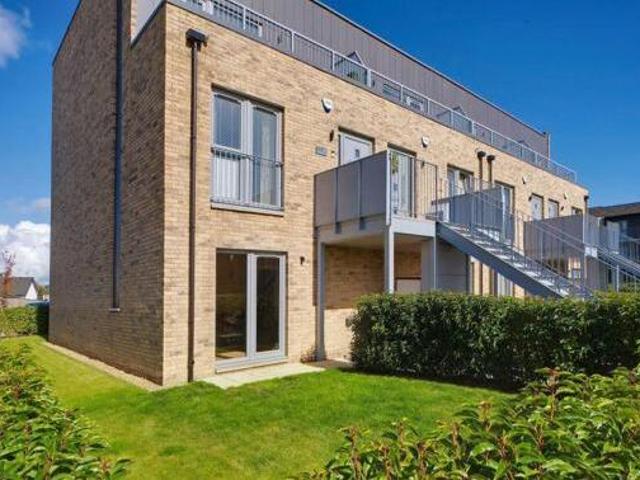 Umbrella Pine Terrace, Cammo, 3 Bedroom Flat