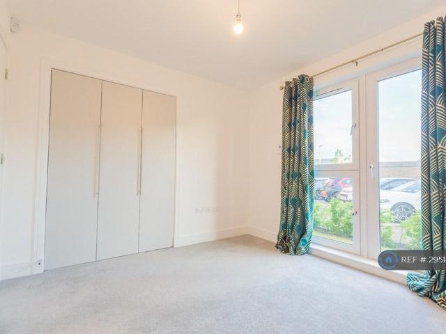 Umbrella Pine Terrace, Edinburgh, EH4 2 bed flat to rent £1,600 pcm £369 pw