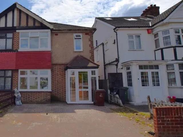 unnamed road, London, RM6 6AH, United Kingdom | 3 bed duplex for rent #167647447 | Rentberry