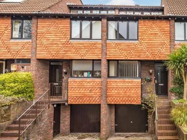 unnamed road, London, TW1 4SR, United Kingdom | 2 bed townhouse for rent #140226330 | Rentberry